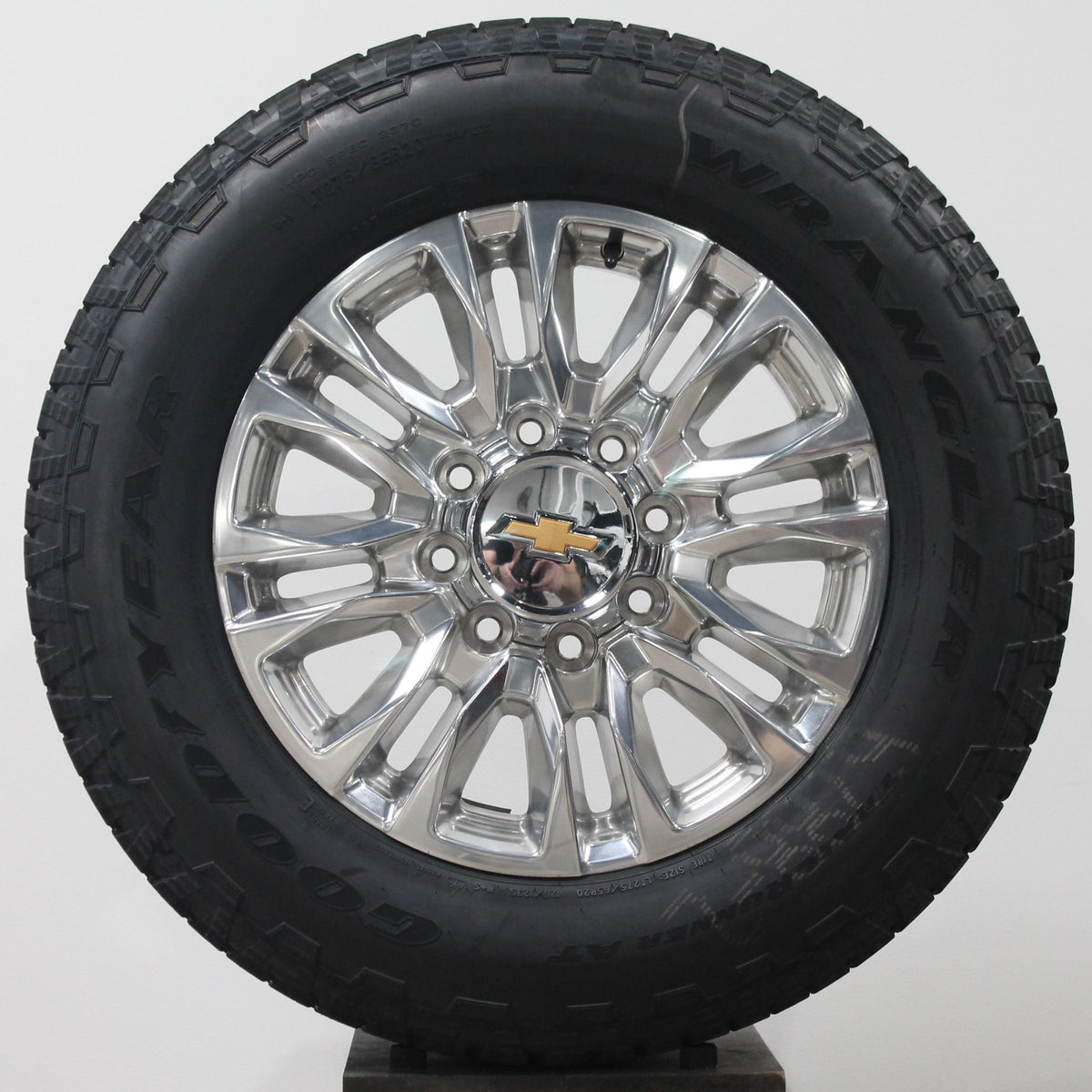 Chevrolet Silverado HD 20" Polished Wheels, 275/65R20 Tires, Set of 4 ...